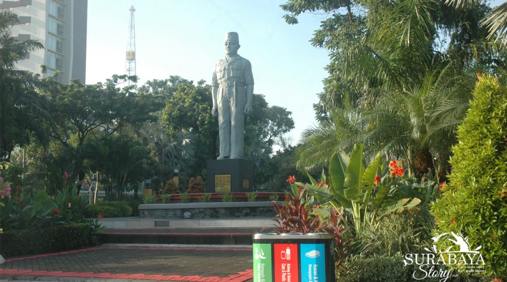 Jejak Gubernur Suryo Bukan Hanya Patung - Surabayastory.com